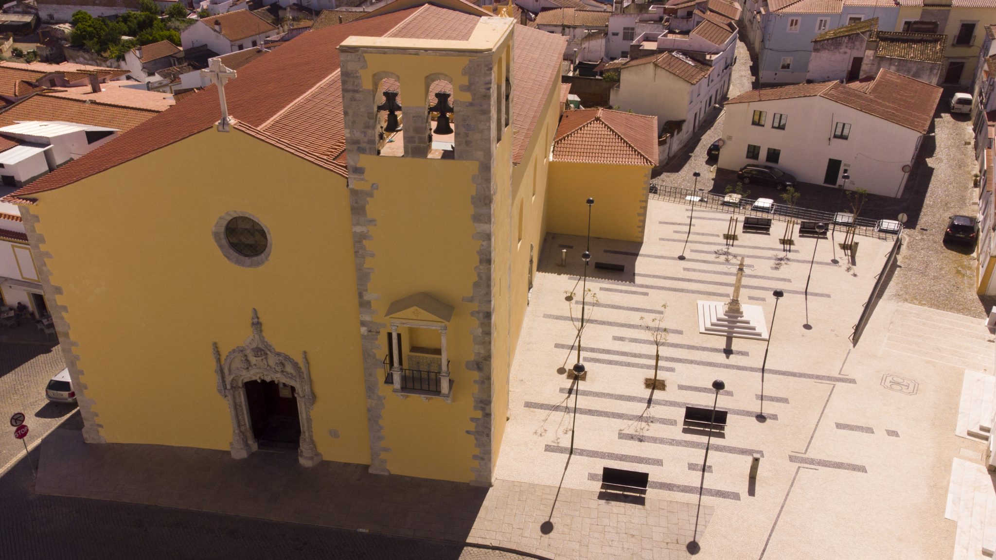 Encontra-se concluída a requalificação do Largo da Capa Rota - Câmara ...
